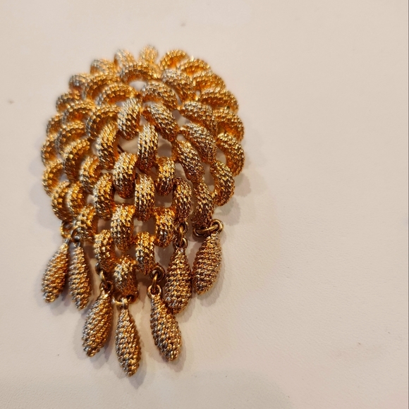 Monet | Jewelry | Vintage Monet Brooch | Poshmark